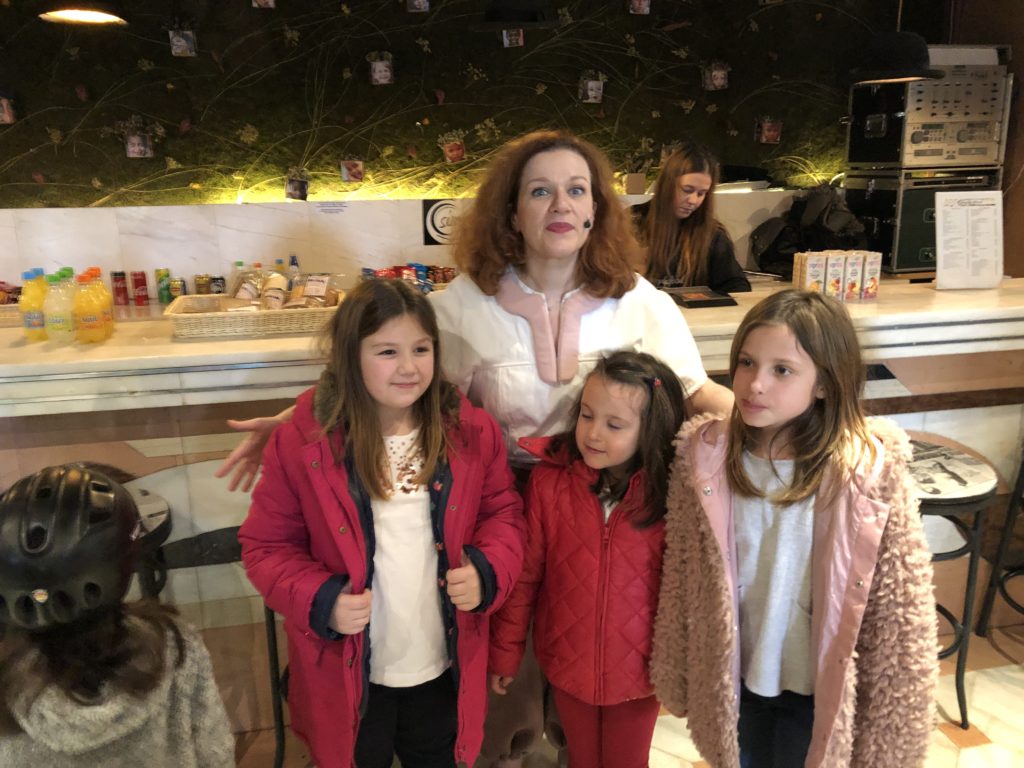 ΜΕΓΑΛΗ ΣΥΜΜΕΤΟΧΗ ΣΤΗΝ ΠΑΙΔΙΚΗ ΠΑΡΑΣΤΑΣΗ ΠΟΥ ΟΡΓΑΝΩΣΕ Ο ΣΥΛΛΟΓΟΣ ΜΑΣ ΓΙΑ ...